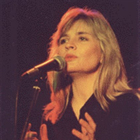 Julie Costello's Instagram, Twitter & Facebook on IDCrawl